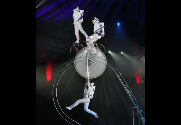 Extreme drumms – Aerial drummers - Entertainment Agency | Corporate ...
